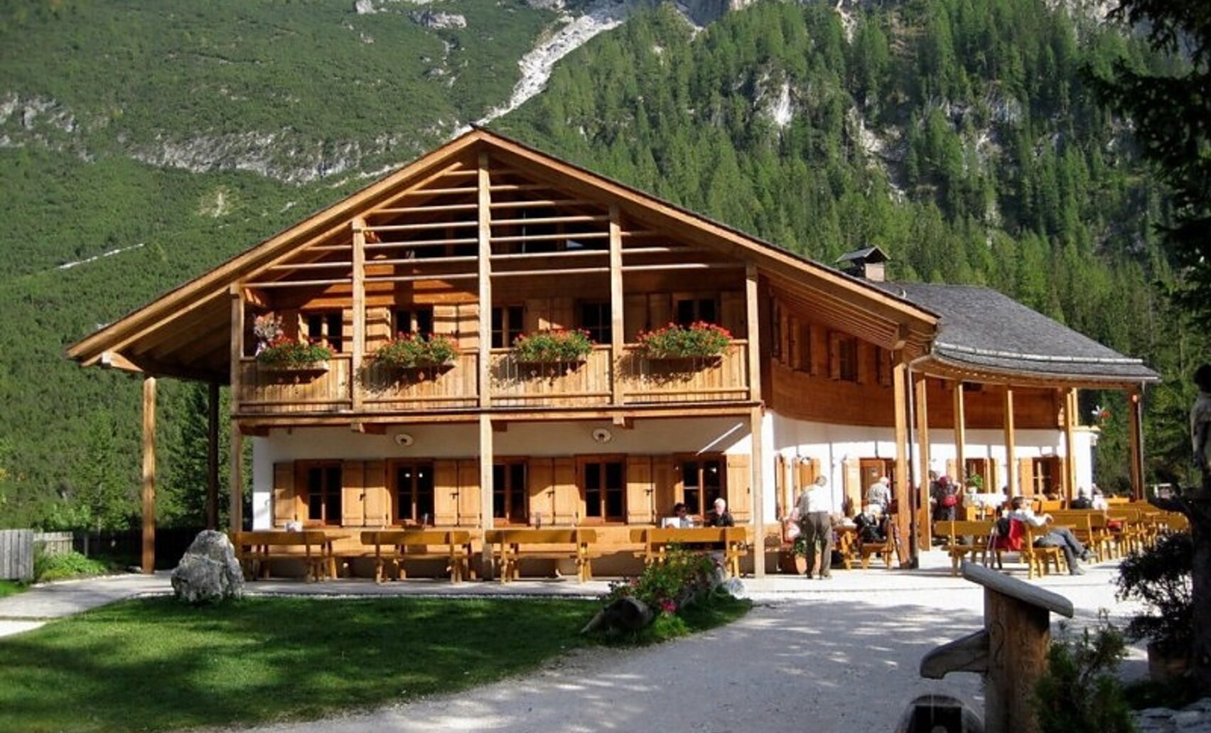 Dreizinnenhütte / Rifugio Locatelli hut - Drei Zinnen